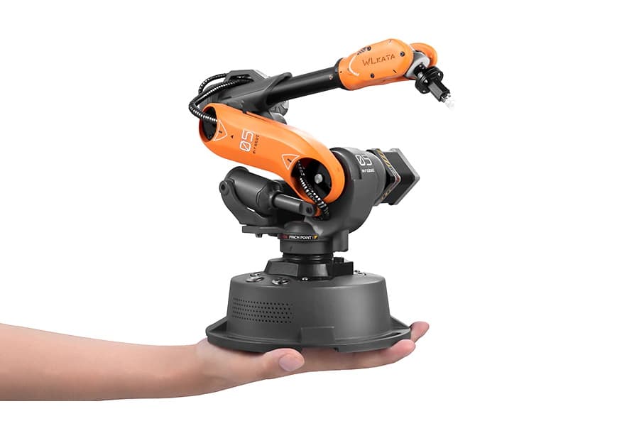 Mirobot’s 6 Axis Robot Lends a Hand on Your Desktop | Man of Many