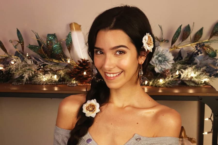 31 Best ASMR Artists: The Top Channels on Youtube | Man of Many