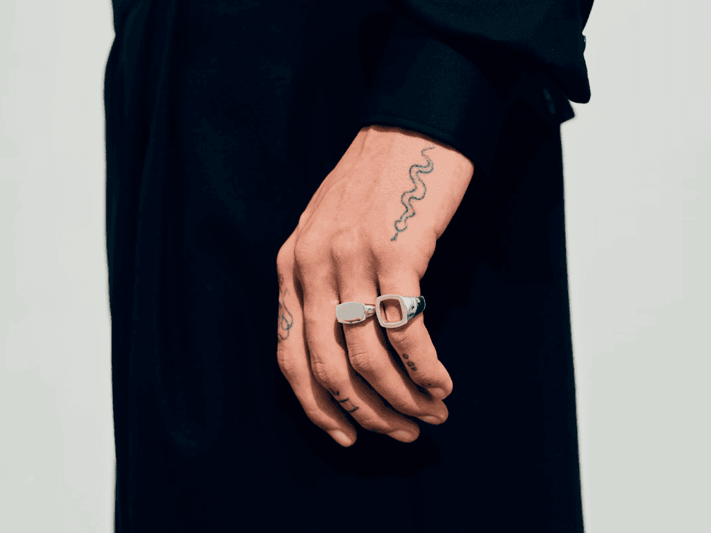 13 Best Signet Rings for Men | Man of Many