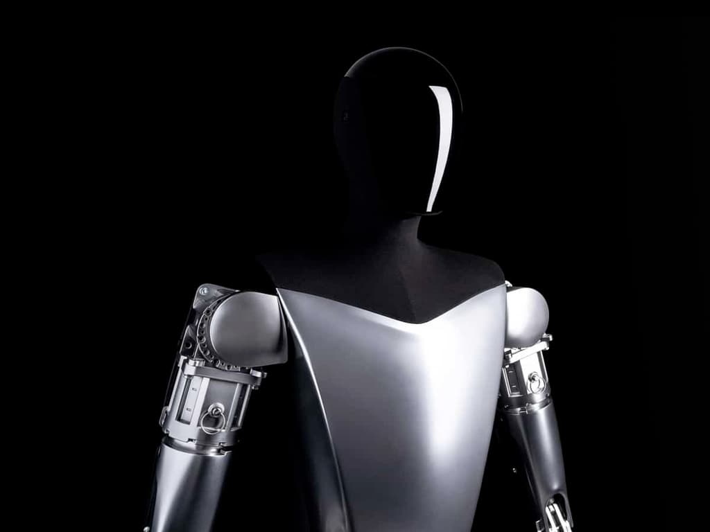 Optimus, Tesla's First Humanoid Robot, is Far From Prime | Man of Many