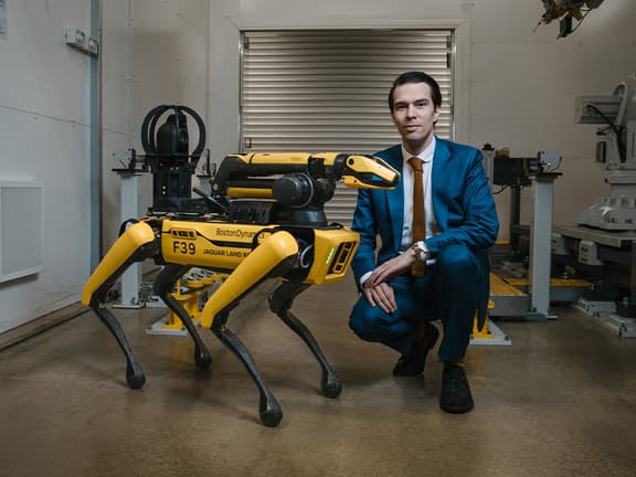 RXT-1 is the World's First Sparring Robot | Man of Many