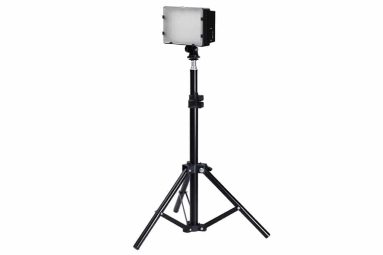 Ninja's Fortnite Gaming Setup, Settings & Gear | Man of Many