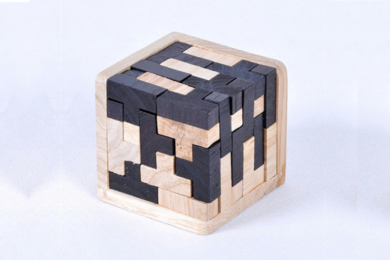 15 Best Puzzles for Adults to Test Your Skills | Man of Many