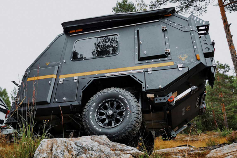 Minicaravan Crawler TRC 428 Gets You Out in the Wild | Man of Many