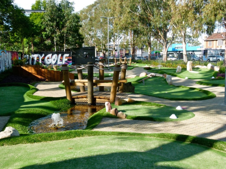10 Best Courses for Mini Golf in Sydney | Man of Many