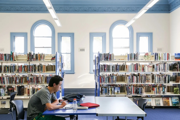 15 Best Libraries in Sydney | Man of Many