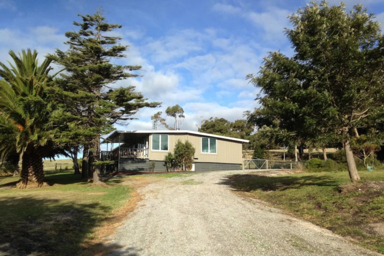 15 Best Farm Stays in Victoria | Man of Many