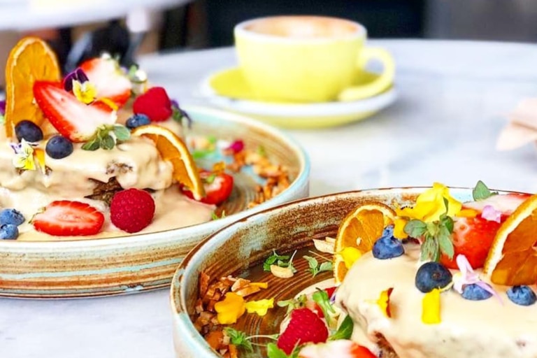 21 Best Bondi Cafes for Breakfast and Brunch | Man of Many
