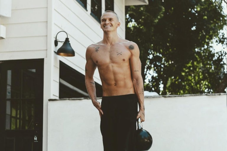 Pop-Star Cody Simpson is Absolutely Jacked Now | Man of Many