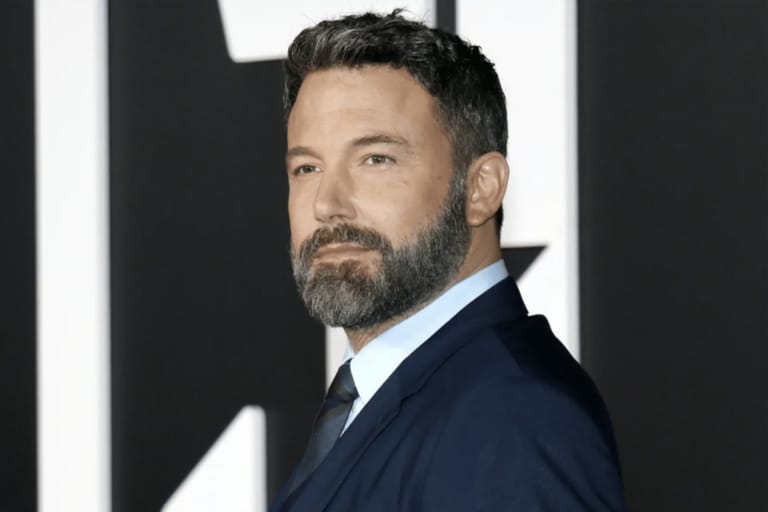 Ben Affleck 'Batman' Workout & Diet Plan | Man of Many