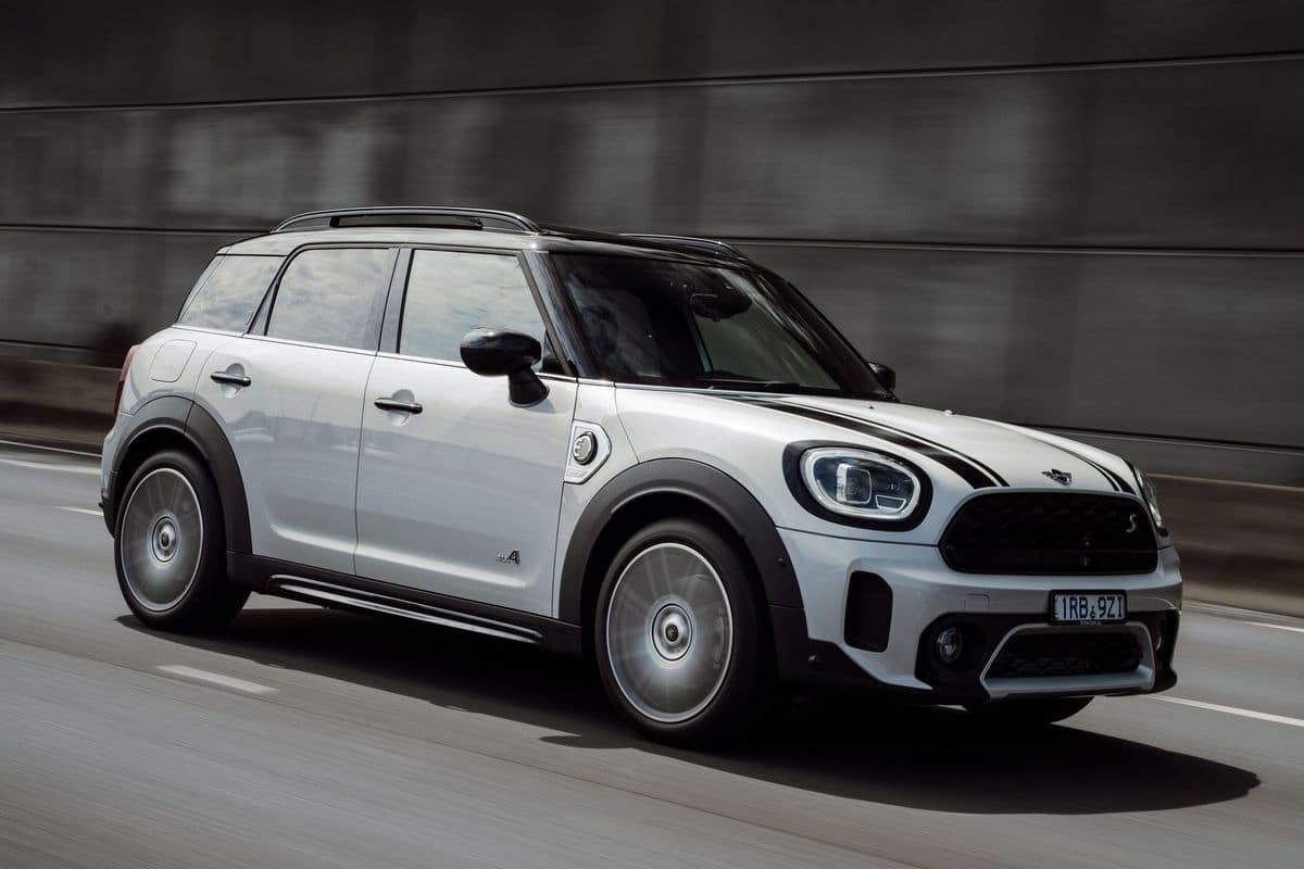 Review: Mini's New Plug-In Hybrid Countryman Isn't the Car of the ...