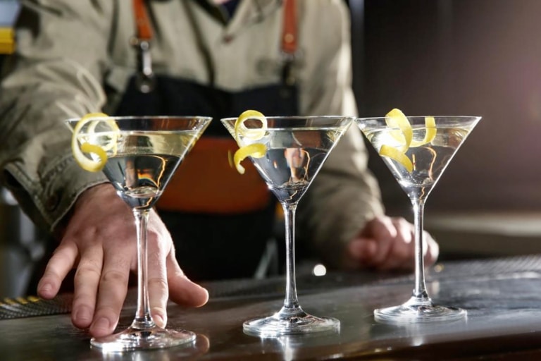 How to Make the Perfect Martini | Man of Many