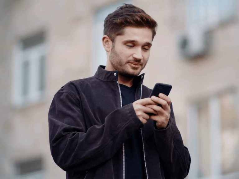 Best Tinder Bios for Guys, According to a Tinder Dating Expert | Man of ...