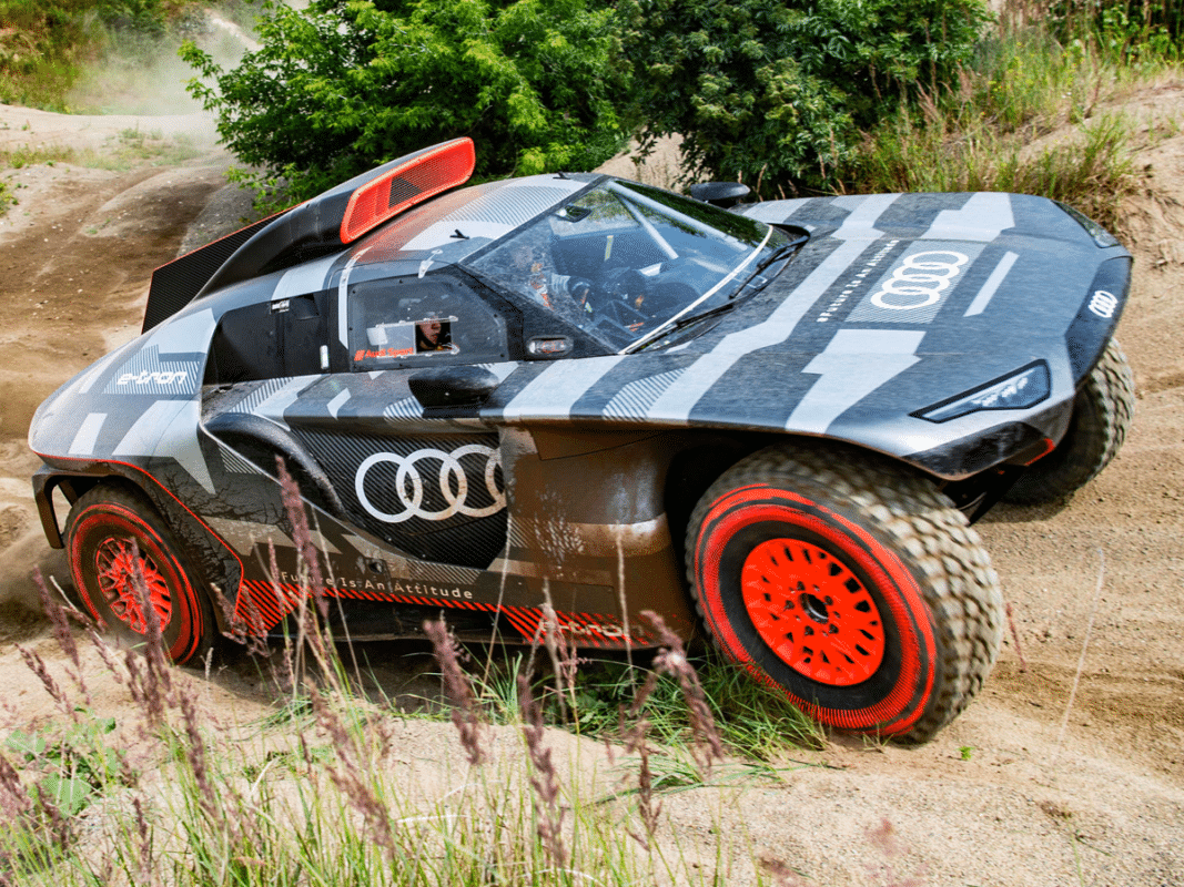 Audi Unveils Dakar-Destroying RS Q e-tron Electric Rally Car | Man of Many
