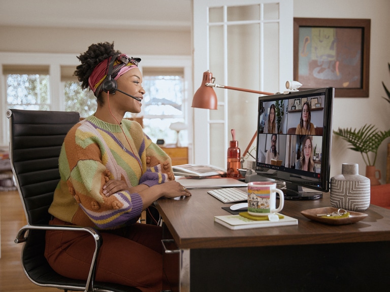 10 Best Webcams for Working From Home | Man of Many