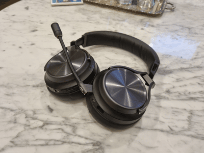 Corsair Virtuoso RGB Wireless XT Review | Man of Many