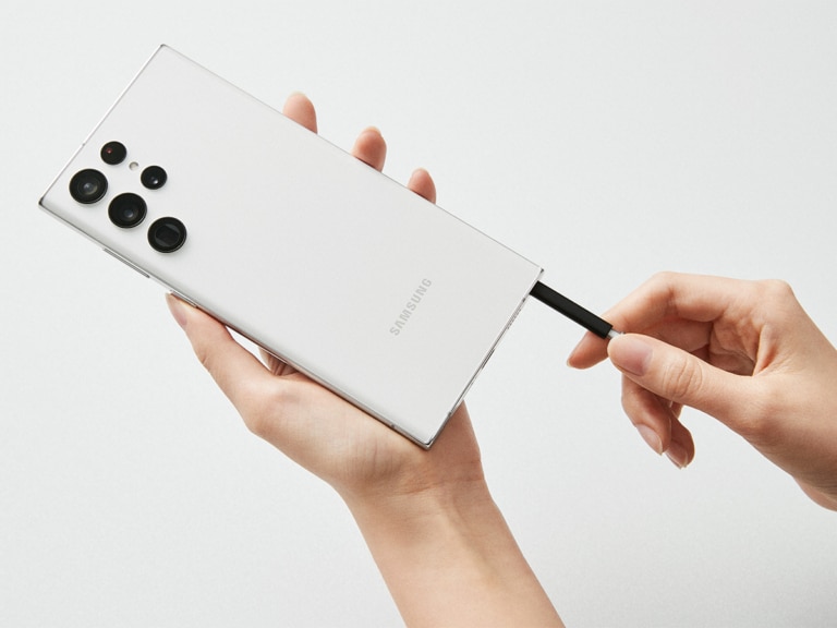 Samsung S22 Ultra: Price, Specs, Design | Man of Many