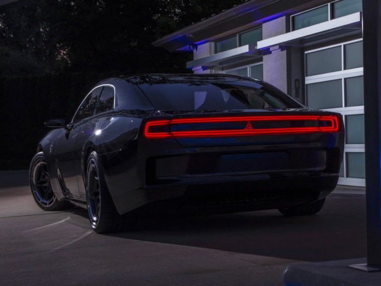 Dodge Charger Daytona SRT Revealed: An EV Muscle Car with a Fake V8 Sound | Man of Many