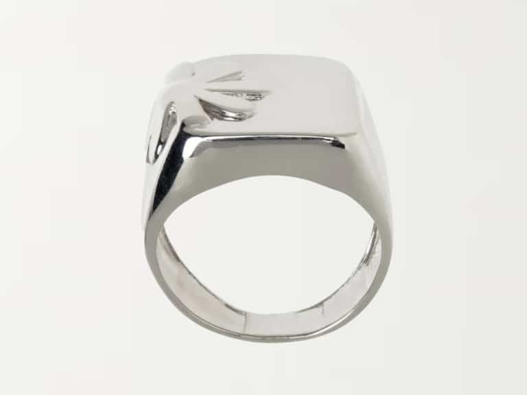 13 Best Signet Rings for Men | Man of Many