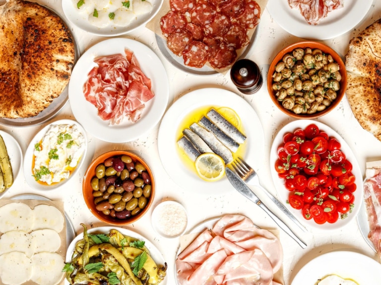 Iconic Sydney Institution Totti’s is Coming to Victoria in 2023 | Man ...