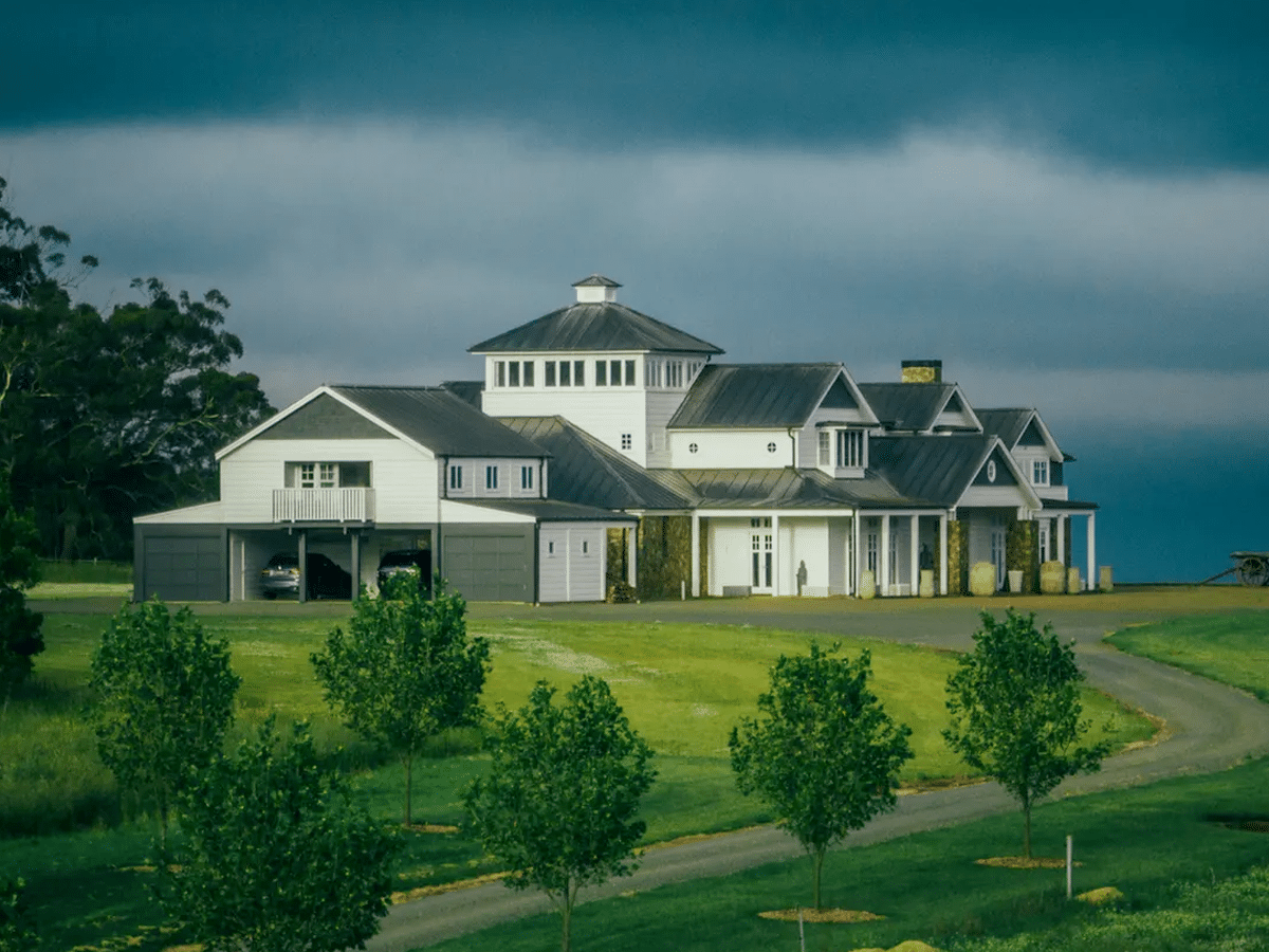 Live Out Your 'Yellowstone' Fantasy at 83 Tourist Road in Bowral | Man ...