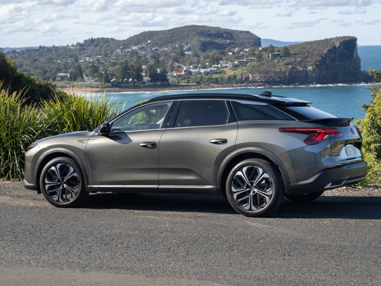 2023 Citroen C5 X is the Best New Car You've Never Heard Of | Man of Many