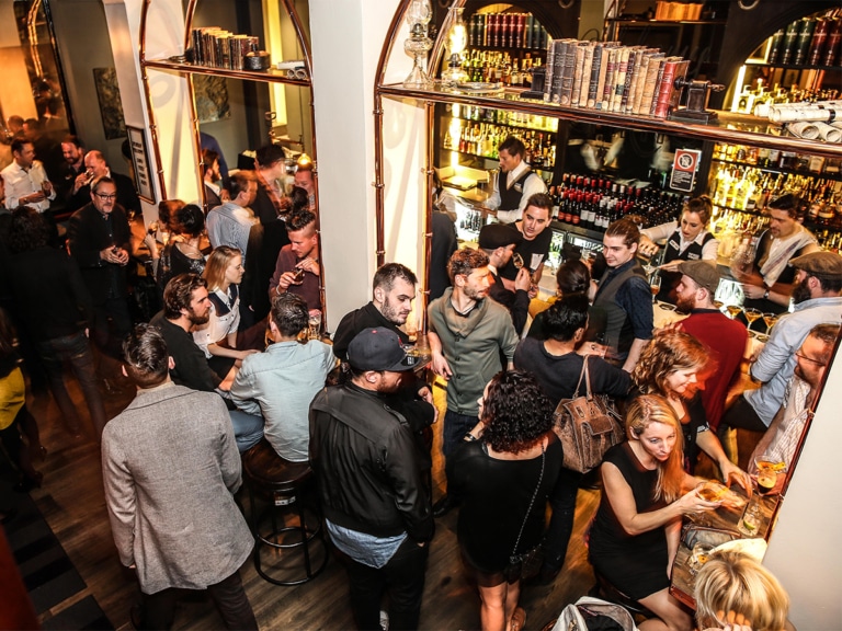 13 Best Bars in Circular Quay | Man of Many