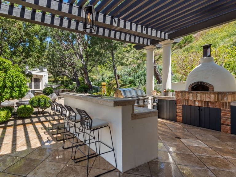 Drake's $130 Million Beverly Hills Mansion is Up For Sale | Man of Many