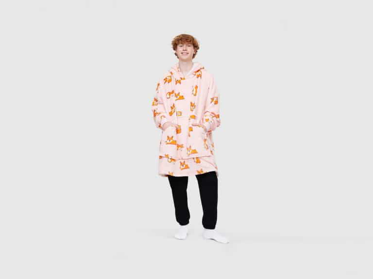 7 Best Oodie Hooded Blankets to Wear | Man of Many