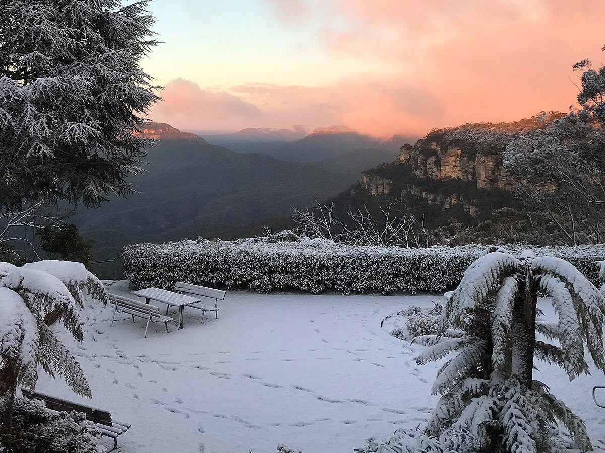 8 Best Places to See Snow Near Sydney | Man of Many