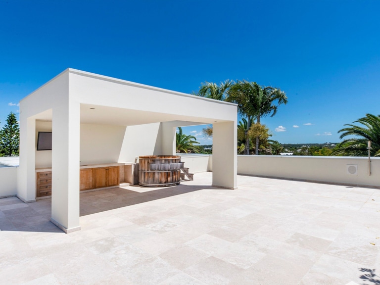 Golf Champion Adam Scott's Luxe Brisbane Home Has Its Own Putting Green ...