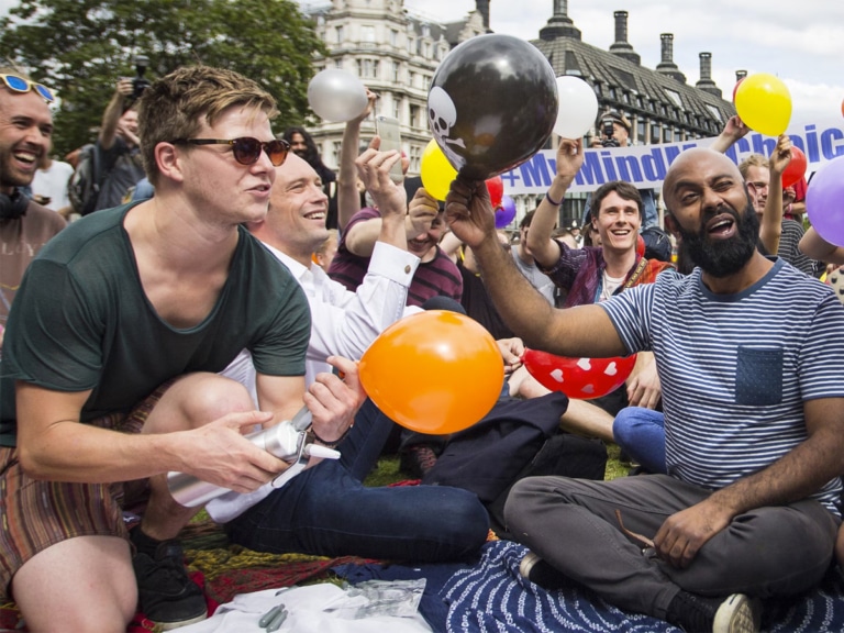 What are Nangs? - A History of Nitrous Oxide, Uses, Effects and Laws ...