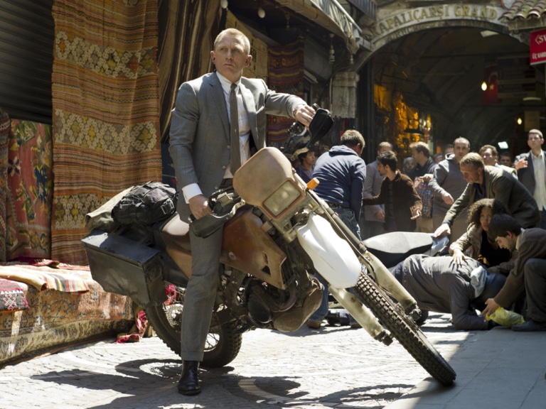 Daniel Craig's James Bond 007 Workout Plan and Diet | Man of Many