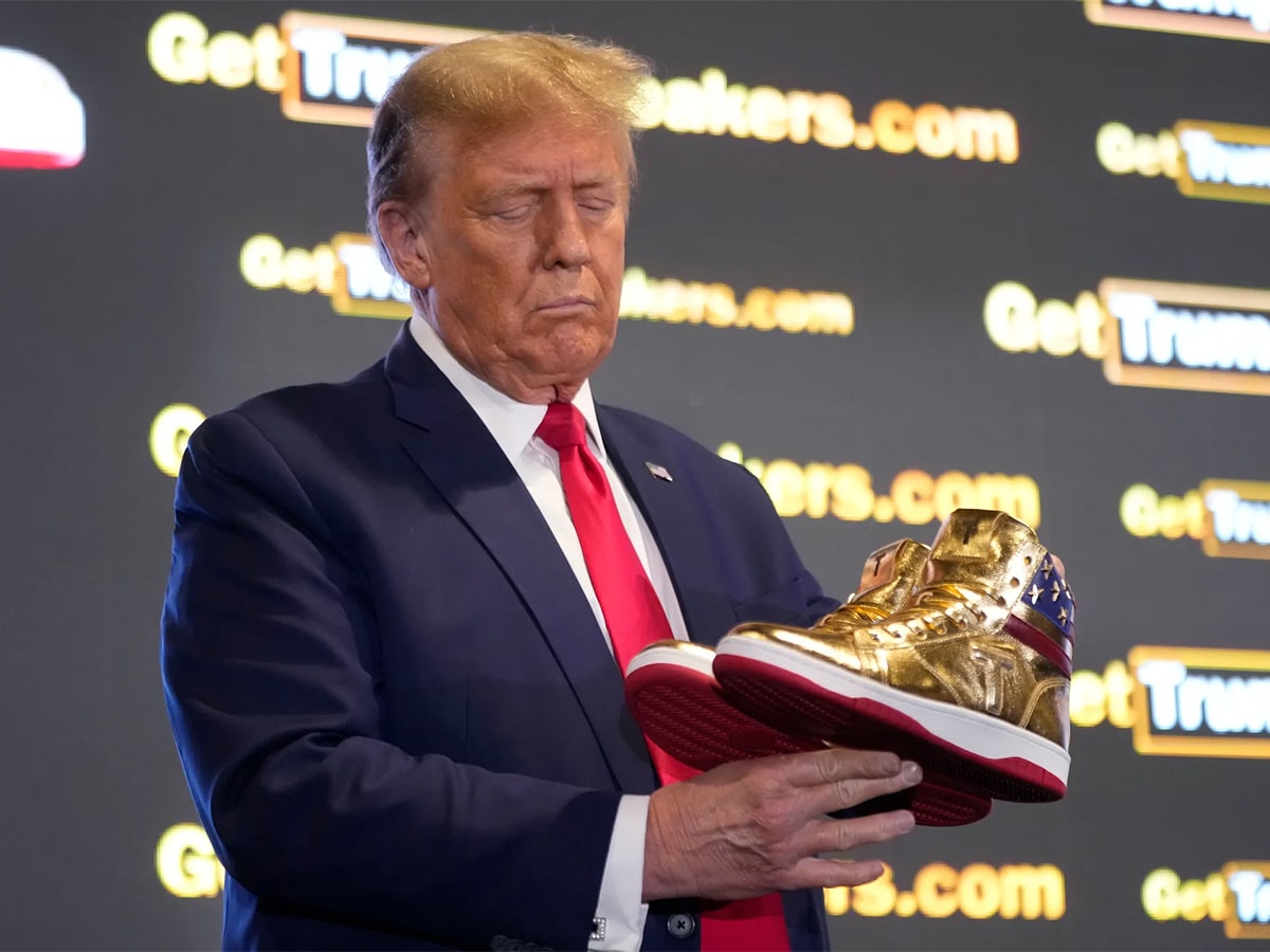 Even Sneakerheads Hate Trump's $399 'Never Surrender' Gold High-Tops ... Even Sneakerheads Hate Trump's $399 'Never Surrender' Gold High-Tops ...