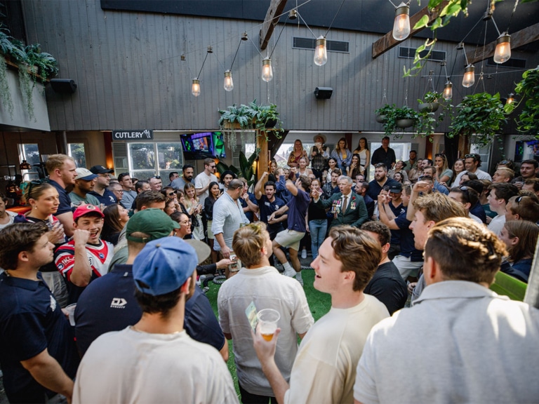 34 Best Places to Play Two-Up in Sydney | Man of Many