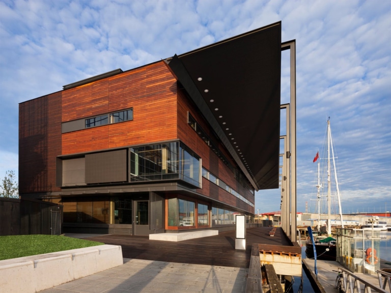 10 Best Libraries in Melbourne for Every Kind of Book | Man of Many