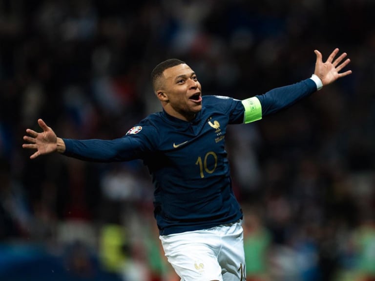 Mbappé's $325 Million Real Madrid Contract Explained | Man of Many