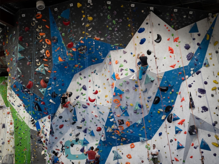 6 Best Rock Climbing & Bouldering Gyms in Brisbane | Man of Many