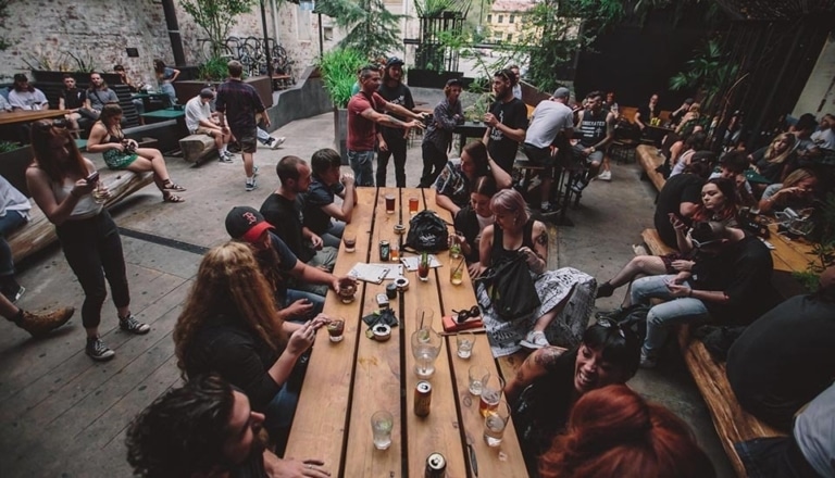 10 Best Beer Gardens in Melbourne (For Drinks & Food) | Man of Many