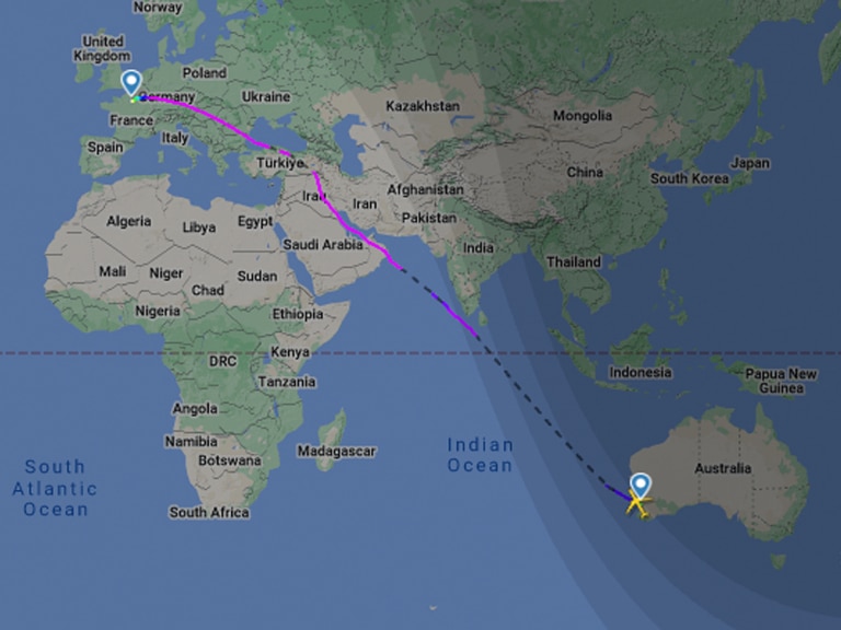 What Qantas' Non-Stop 17.5 Hour Perth to Paris (QF33) Flight is Really ...