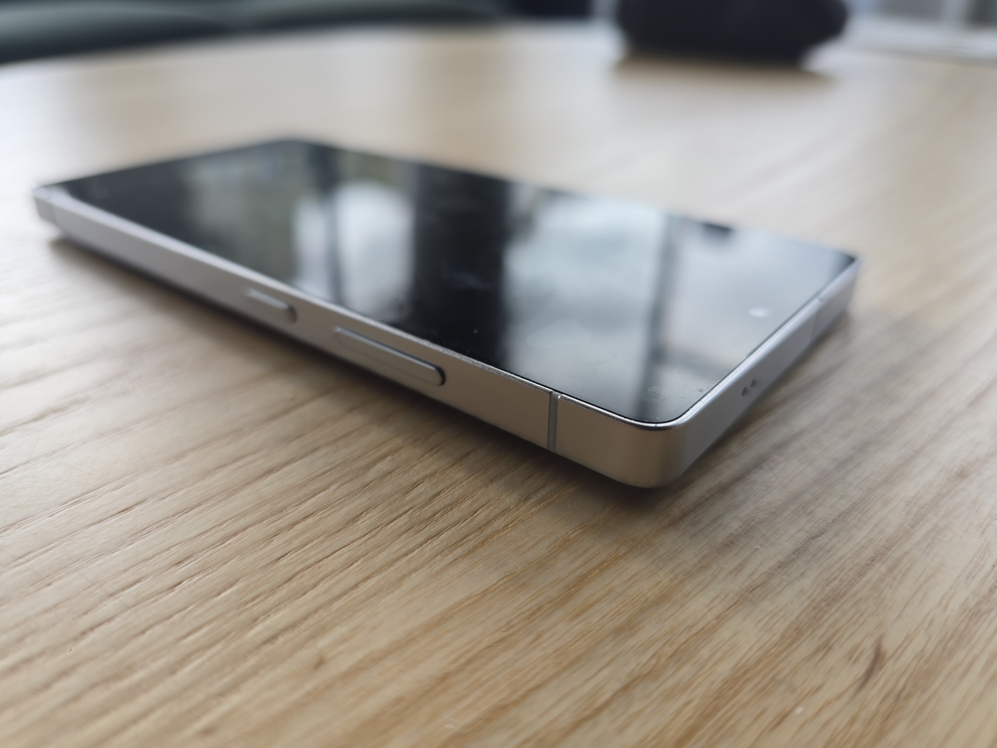 Samsung Galaxy S25 Ultra Review: An Outstanding Smartphone with Inessential AI | Man of Many