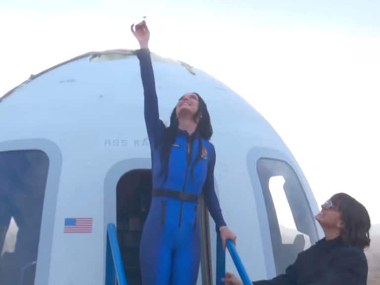 Katy Perry Went to Space in Jeff Bezos' Rocket and Made History | Man ...