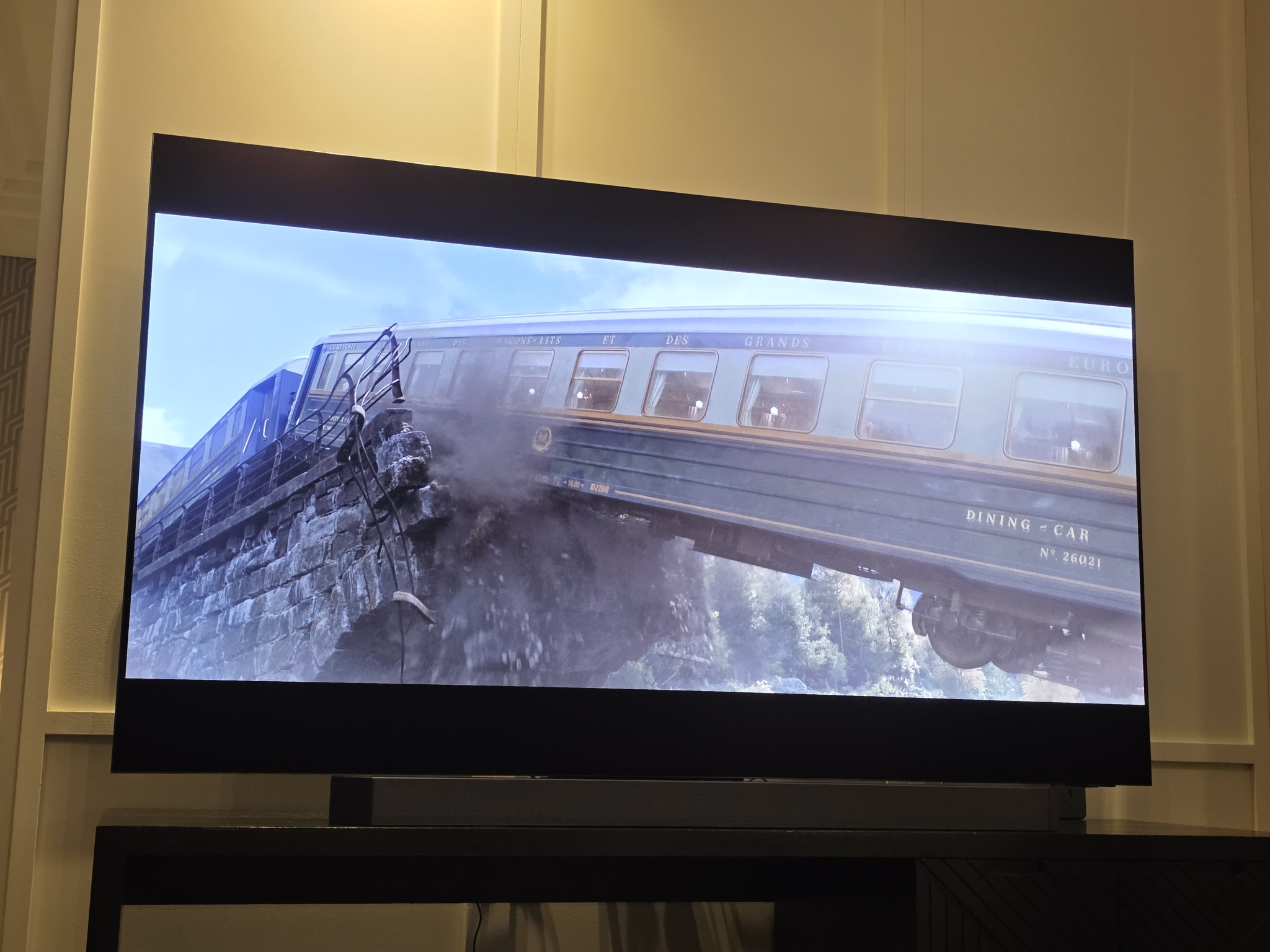 Samsung OLED S95F 83-Inch TV Review: A Big, Bright Blade of Glass | Man ...