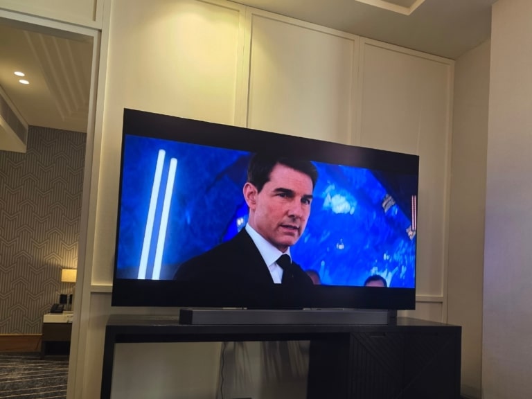 Samsung OLED S95F 83-Inch TV Review: A Big, Bright Blade of Glass | Man ...