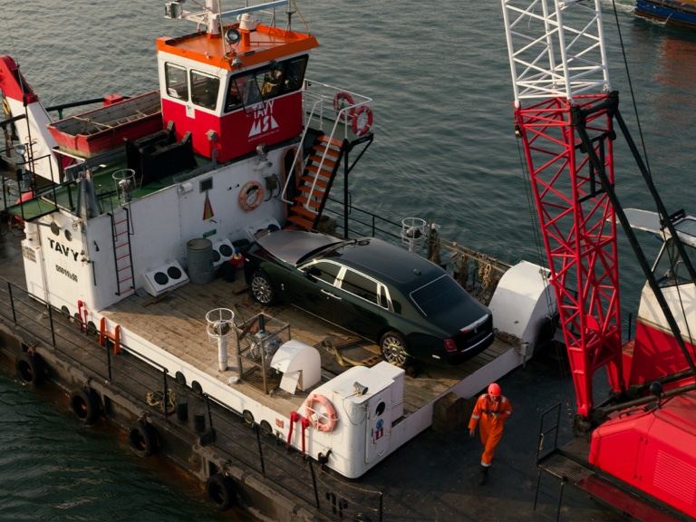 Rolls-Royce Just Dropped a $1 Million Phantom in a Pool to Mark its ...