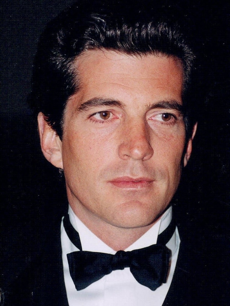 Style Guide: How to Nail JFK Jr's Classic 90s Fashion | Man of Many