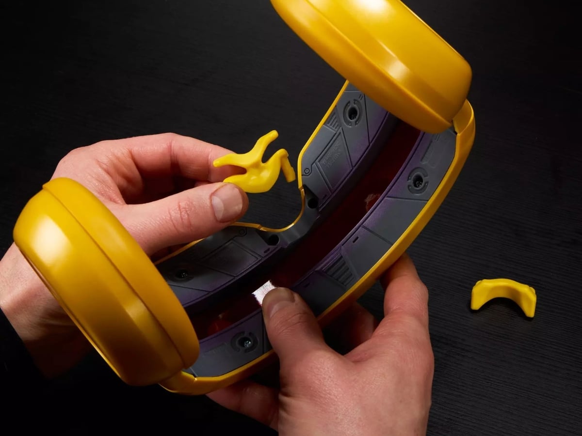 Hasbro's Light-Up Cyclops Visor Lets You Live Your X-Men Fantasy | Man ...
